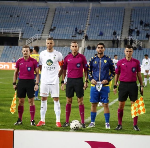 ΕΦΑΓΑΝ ΒΡΟΧΗ ΜΕ ΤΟ ..ΤΟΥΛΟΥΜΙ Ο ΜΟΣΧΟΥ ΚΑΙ ΟΙ ΒΟΗΘΟΙ ΤΟΥ ΣΠΥΡΟΠΟΥΛΟΣ ...