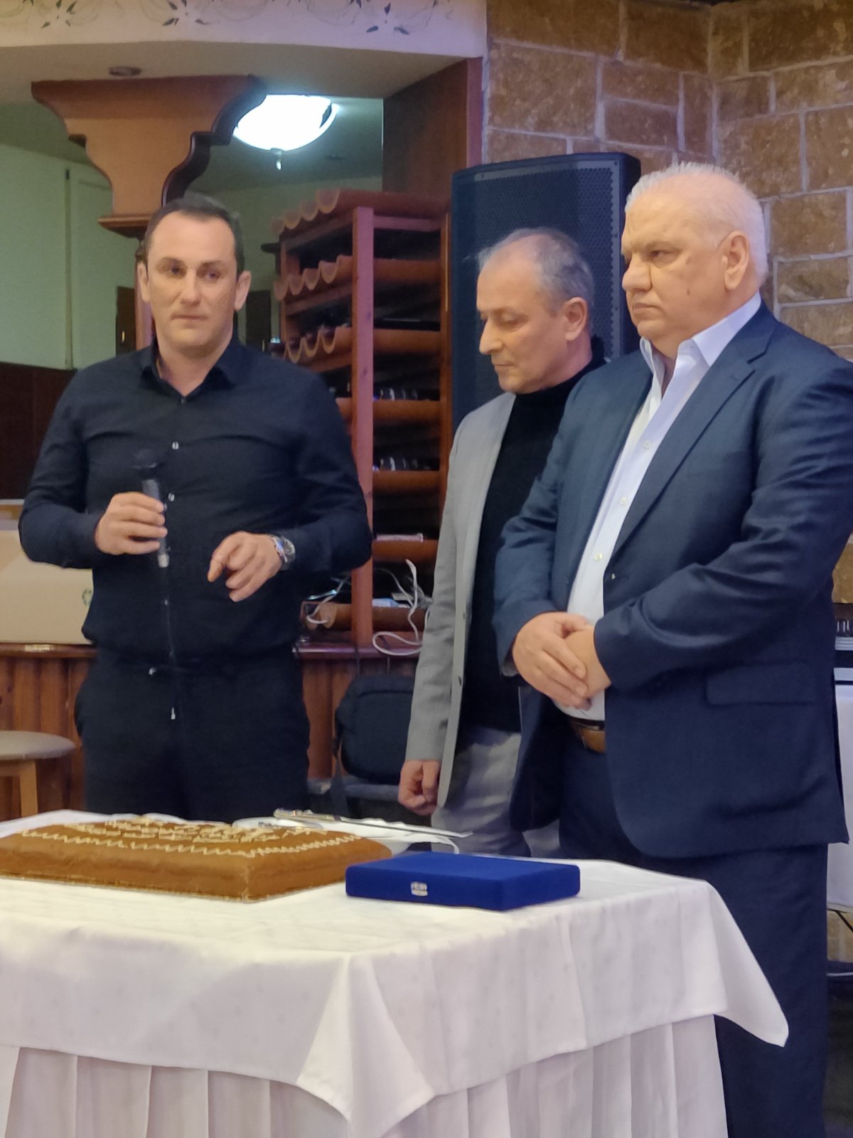 Η ΚΕΔ ΕΔΩΣΕ ΤΟ ΠΑΡΟΝ ΣΤΗΝ ΠΙΤΑ ΠΟΥ ΕΚΟΨΑΝ ΟΙ ΔΙΑΙΤΗΤΕΣ ΤΩΝ ΣΕΡΡΩΝ ΑΦΟΥ ...