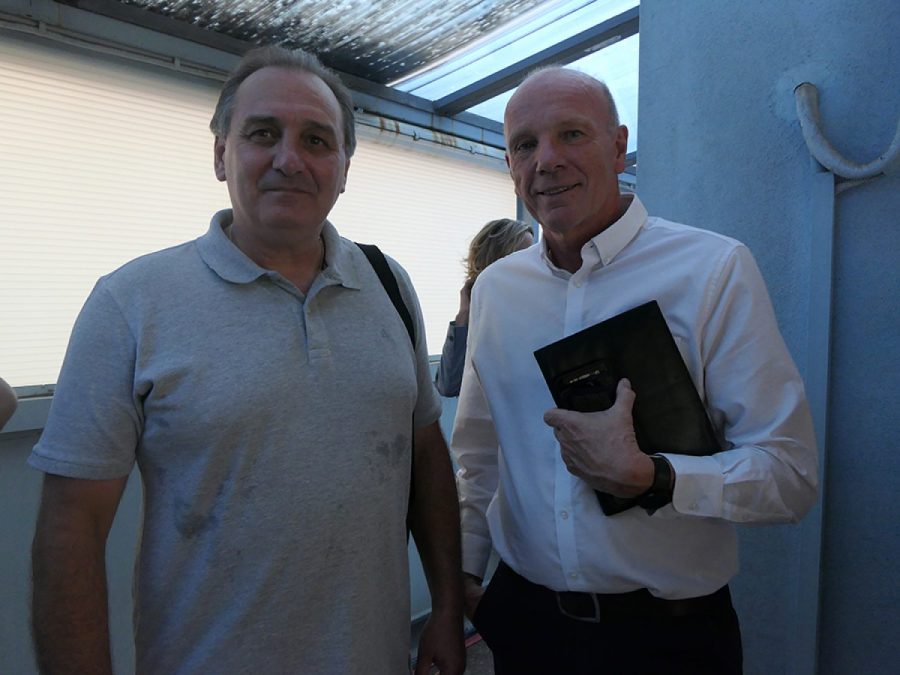 Ο ΜΠΕΝΕΤ ΔΕΝ ΒΛΕΠΕΙ ΤΑ ΜΑΤΣ ΑΠΟ ΤΗΝ ΤΗΛΕΟΡΑΣΗ ΚΑΙ ΑΠΟΨΕ ΒΡΕΘΗΚΕ ΣΤΓΑ ...