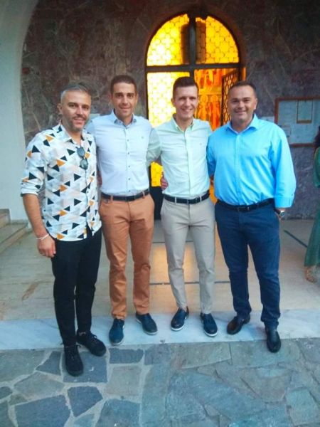 ΣΤΙΓΜΕΣ ΧΑΡΑΣ ΓΙΑ ΤΟΝ ΑΡΗ ΒΑΤΣΙΟ ΚΑΙ ΤΗ ΓΥΝΑΙΚΑ ΤΟΥ ,ΠΟΥ ΒΑΠΤΙΣΑΝ ΤΟ ...