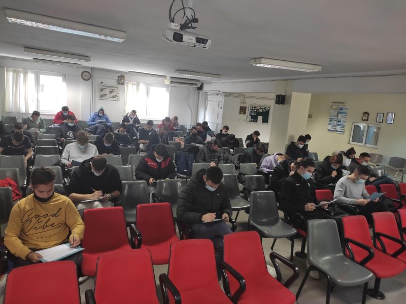 ΣΑΡΑΝΤΑ ΥΠΟΨΗΦΙΟΙ ΔΙΑΙΤΗΤΕΣ ΕΔΩΣΑΝ ΣΗΜΕΡΑ ΕΞΕΤΑΣΕΙΣ ΣΤΟΝ ΣΥΝΔΕΣΜΟ ...