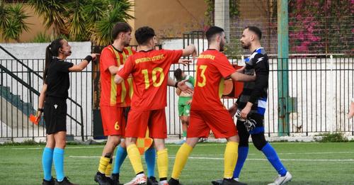 ΟΧΙ ΠΑΙΖΟΥΜΕ ,Η ΕΠΣ ΧΑΝΙΩΝ ΕΡΡΙΞΕ 16 ΑΓΩΝΙΣΤΙΚΕΣ !! ΣΤΟΝ ΓΚΟΛΚΗΠΕΡ ΤΟΥ ...