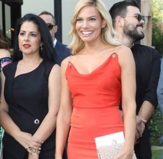 ΠΑΡΟΥΣΑ ΣΤΟΥΣ ΓΑΜΟΥΣ ΚΑΙ Η ΤΗΛΕΠΕΡΣΟΝΑ ΙΩΑΝΝΑ ΜΑΛΕΣΚΟΥ ΤΙΜΗΣΕ ΤΗΝ ...