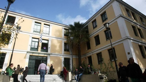 ΟΣΟ ΚΑΙ ΝΑ ..ΣΚΟΥΖΟΥΝ ΤΑ ΠΑΠΑΓΑΛΑΚΙΑ ΚΑΙ ΟΙ ΑΛΚΟΟΛΙΚΟΙ ΠΟΥ ...