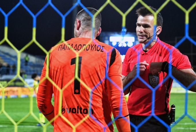 ΟΛΑ ΣΤΟ ..ΠΟΝΤΟ ΜΑΝΟΥΧΟΣ ΚΑΙ ΦΩΤΗΑΣ ΤΗΡΗΣΑΝ ΚΑΤΑ ΓΡΑΜΜΑ ΤΟΝ ΚΑΝΟΝΙΣΜΟ ...